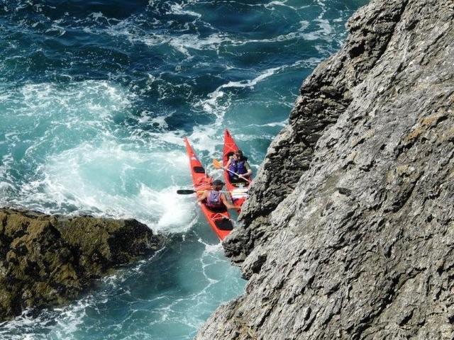 Guided Trips : sea kayaking trips and trainings in Brittany - Caminokayak